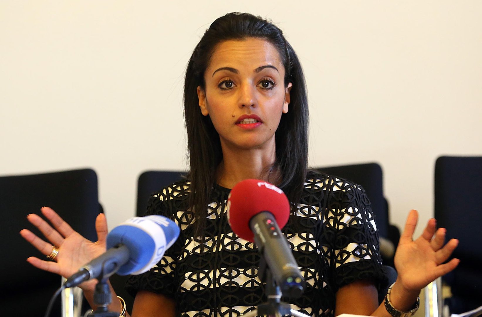 Vroča razprava na družbenih omrežjih: ali levičarji smejo nositi "Rolex ...