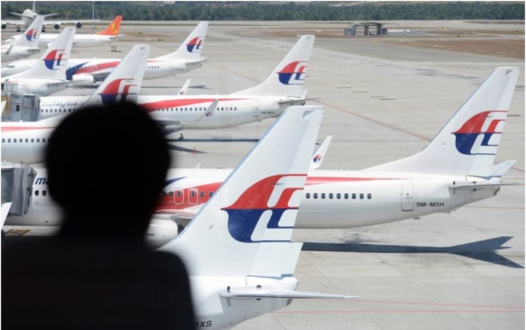 Srhljiv misterij o letalu in 227 potnikih, ki so izginili pred 9 leti ...