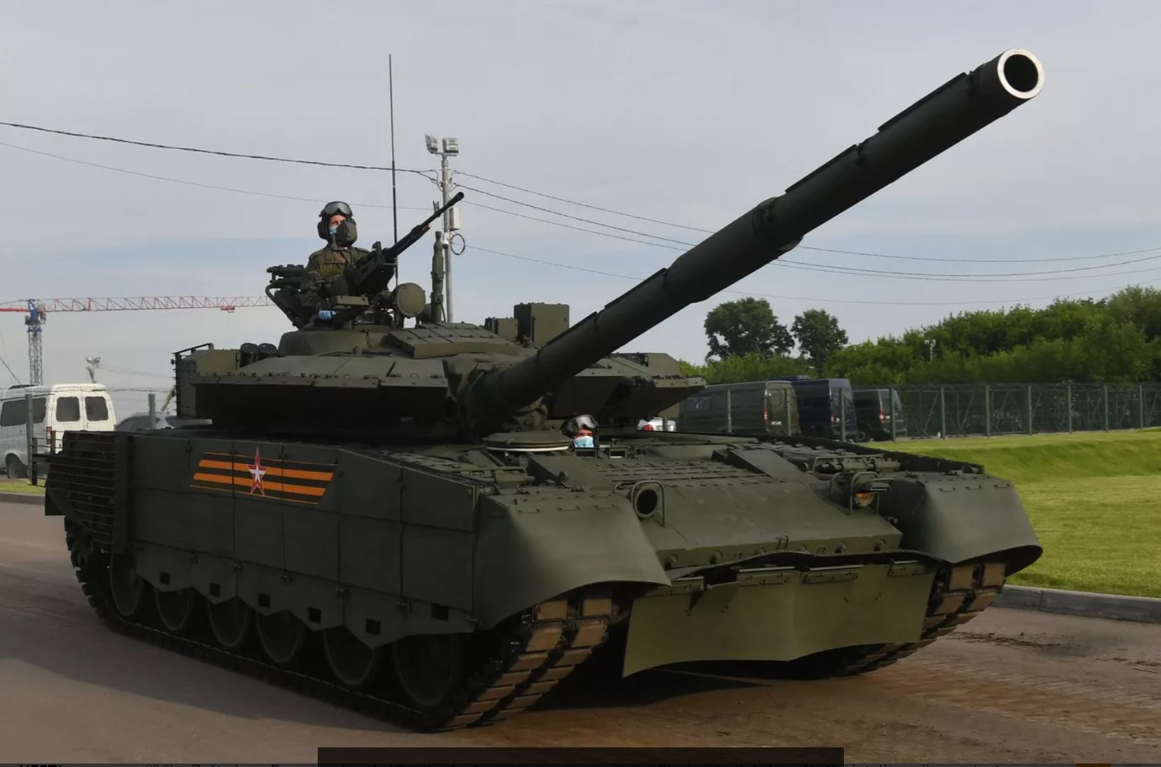 Kitajski mediji: Ruski tank T-80BVM popolnoma zasenčil nemške »Leoparde ...